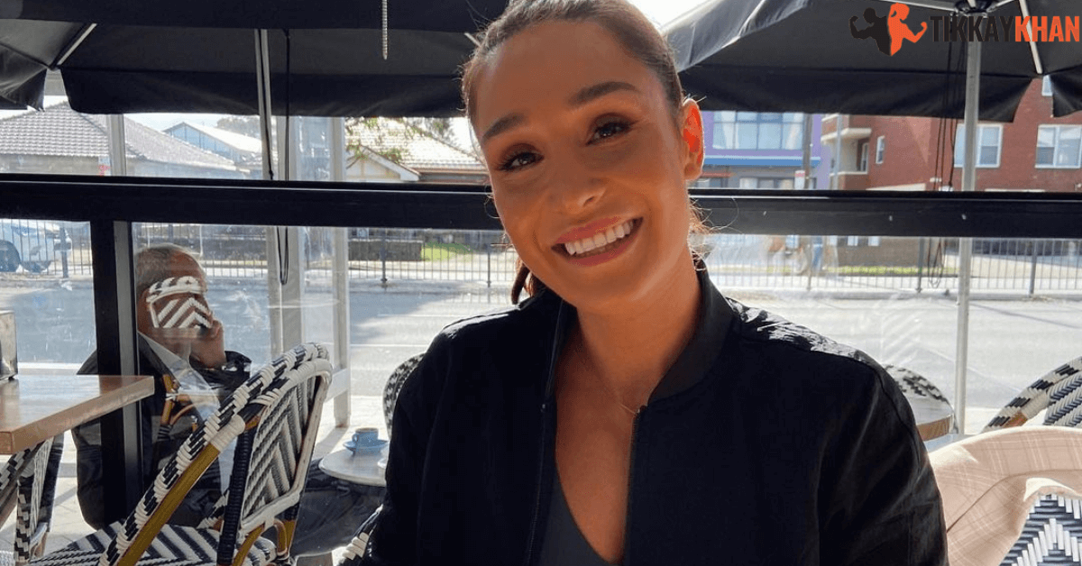 Kayla Itsines Diet Plan and Workout Routine (October 2025) Tikkay Khan