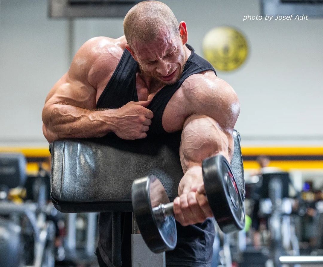 Road to the 2023 Olympia: Michal Krizo Powers Up His Back - Tikkay Khan