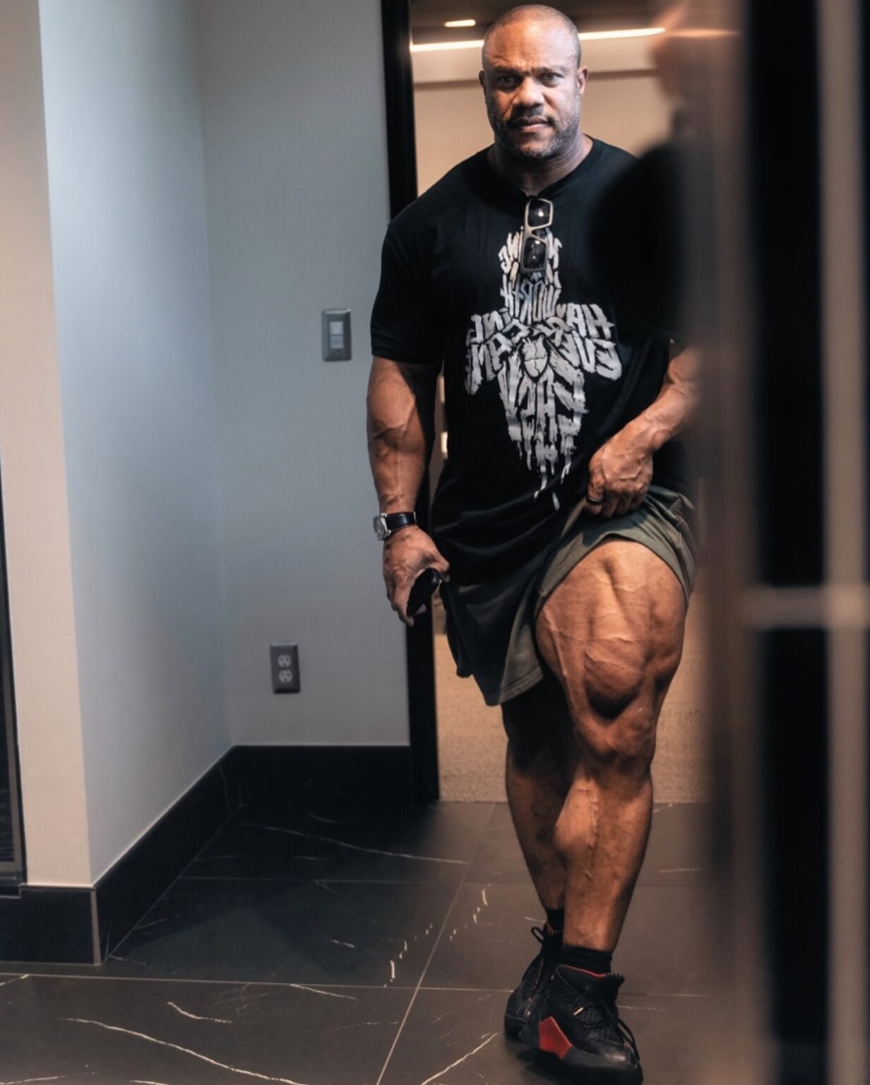 Bodybuilding Legend Phil Heath Flaunts Jacked Quads at 44 Years Old ...