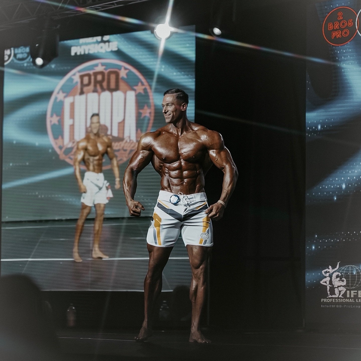 Alessandro Cavagnola Bodybuilder Biography: Age, Height, Weight, Diet ...